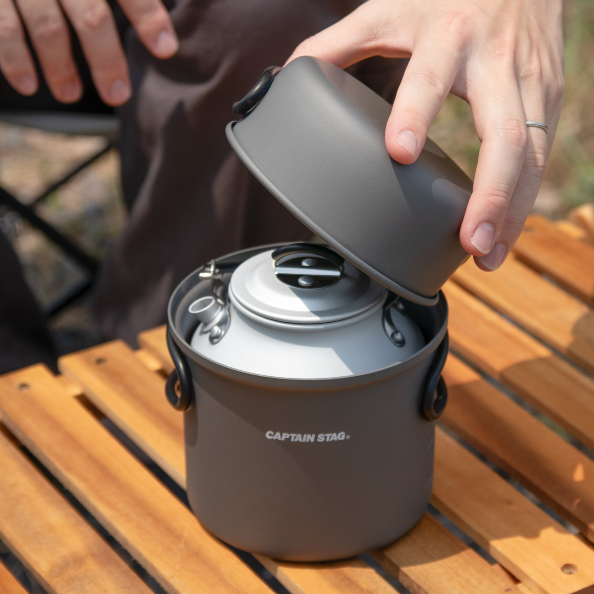 アルミケトル 丸型クッカーに入るアルミケトル625ml F.C.P キャプテンスタッグ （ CAPTAIN STAG ケトル 625リットル ヤカン やかん ケットル キャンプ用品 調理器具 ...